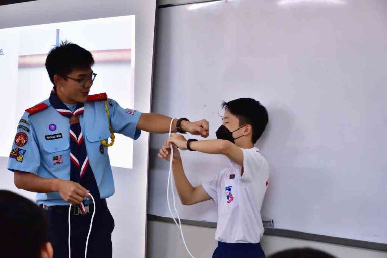 Important Lessons in Life: Knot Tying and First-aid – Kuen Cheng High ...
